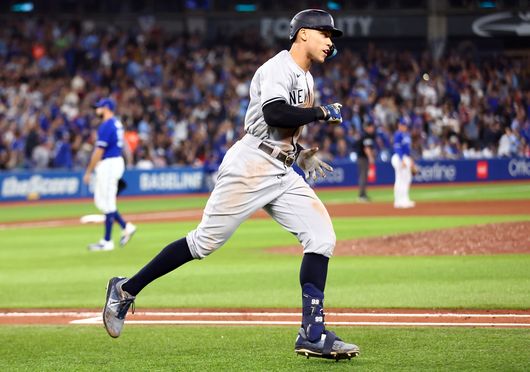 Aaron Judge hits 61st home run of season, ties Roger Maris’ AL and Yankees single-season record