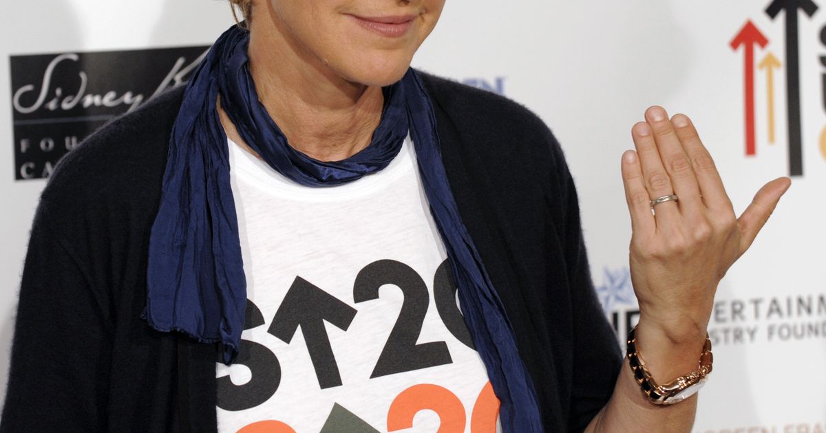 Ellen returns with a new look