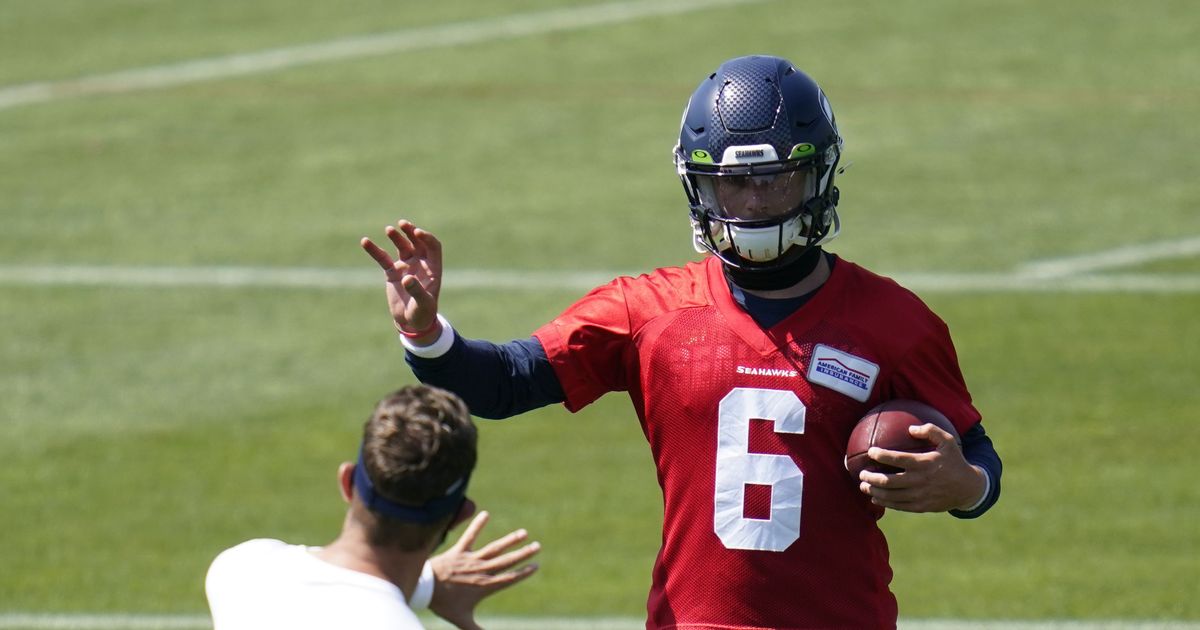Former Washington State QB Anthony Gordon signs futures contract with ...