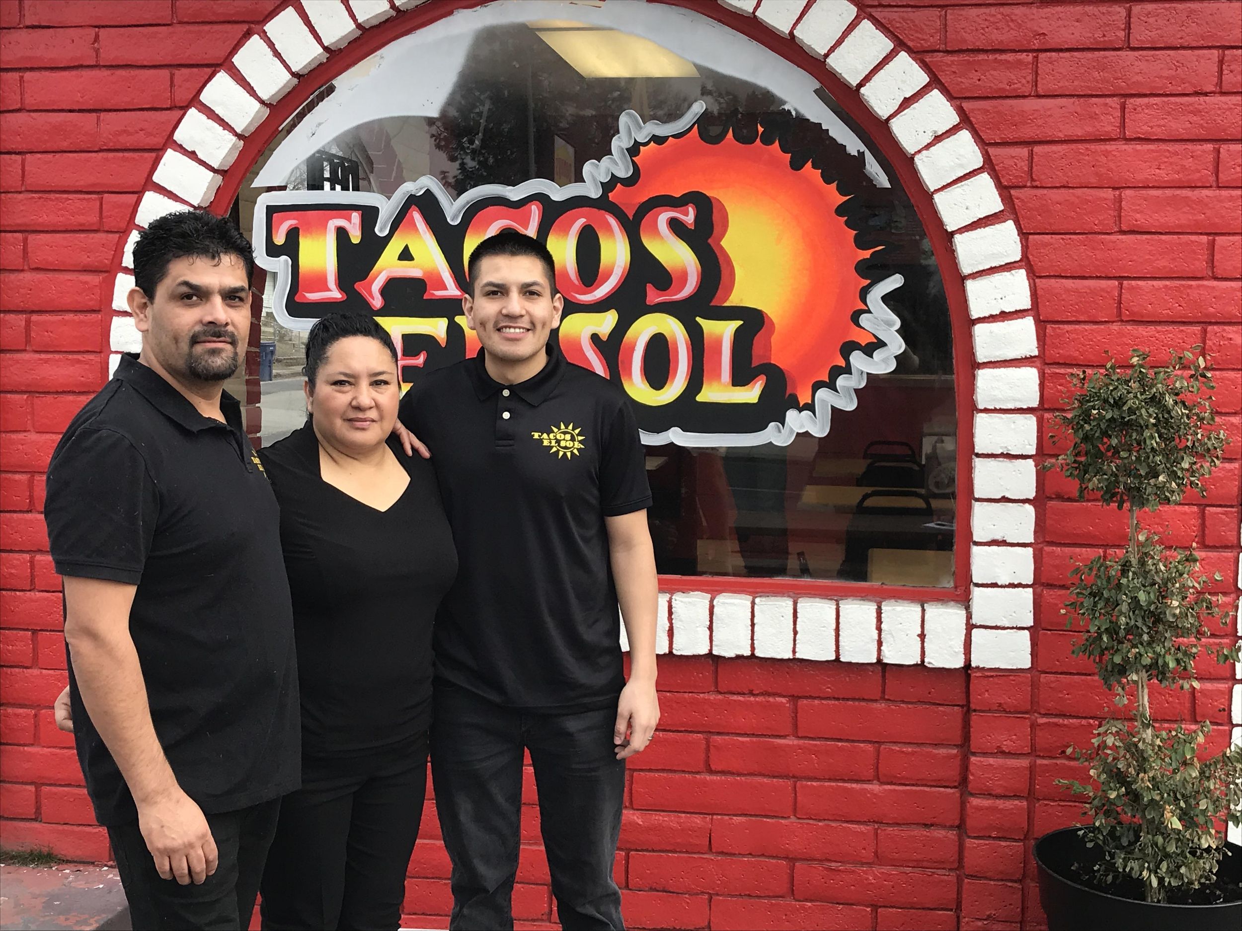 Business focus: Popular Tacos el Sol food truck owners bring ‘magic ...