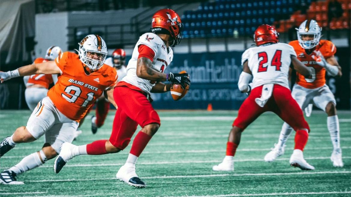 Eric Barriere throws 5 TDs to rally Eastern Washington past Idaho State