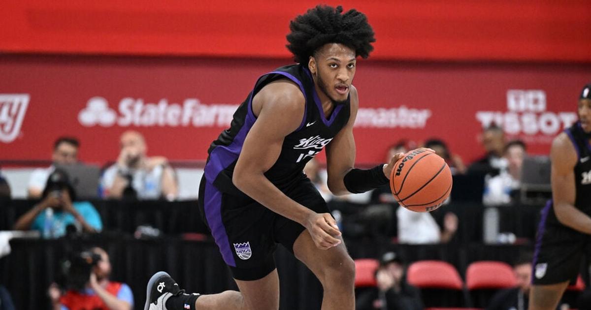 Washington State's Isaac Jones posts double-double, serves up late ...