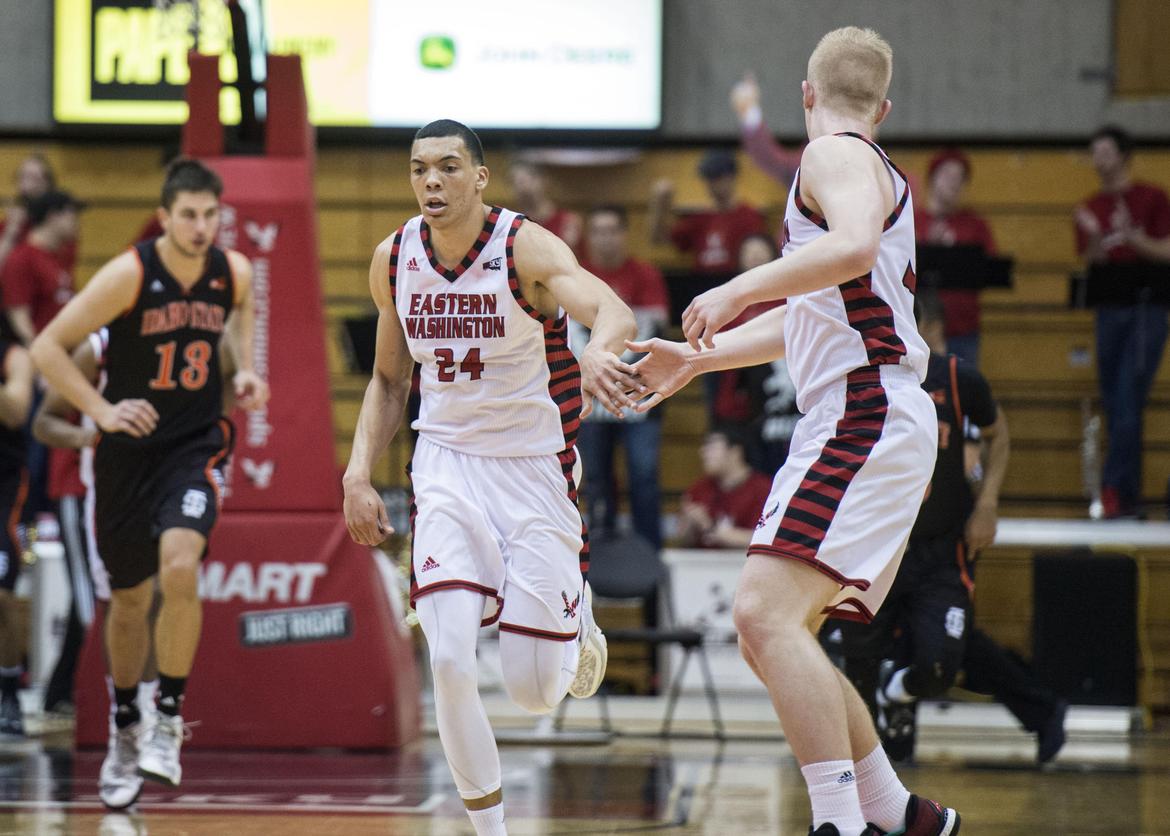 Former Eastern Washington star Jacob Wiley signs two-way contract with ...