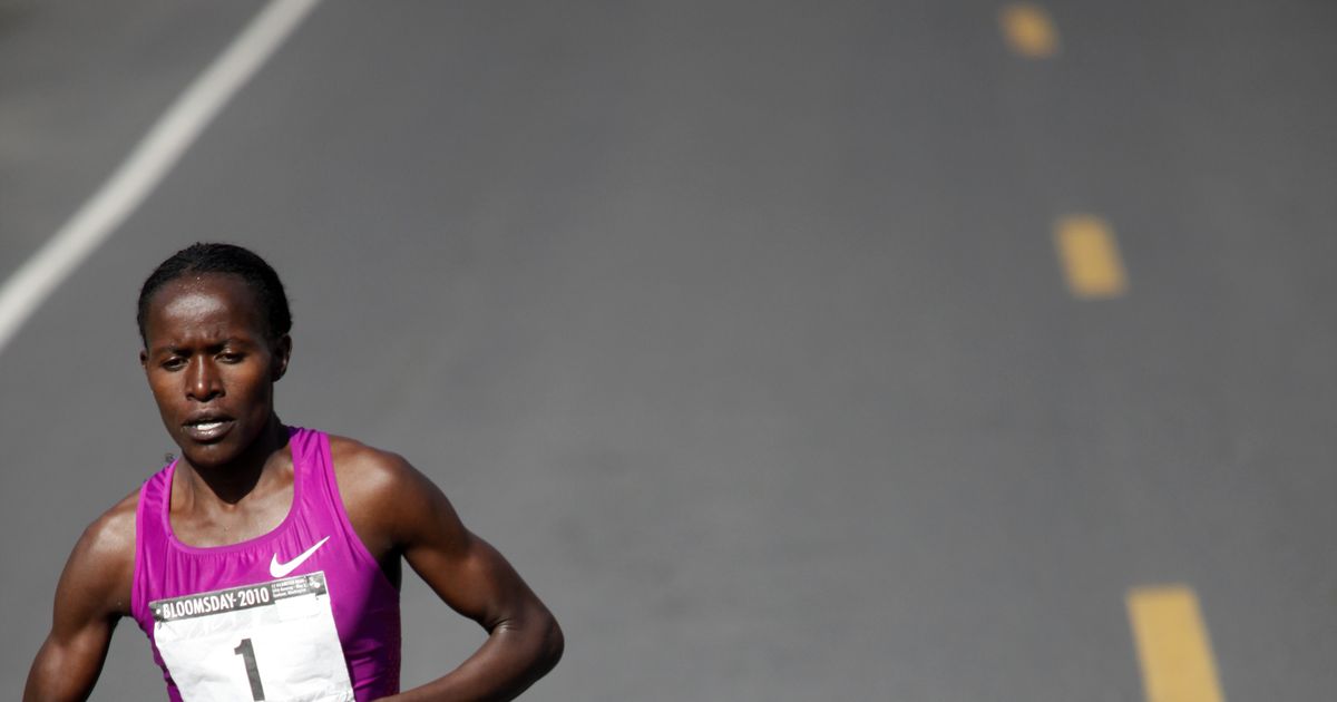 Chepkurui defends title, sets world record