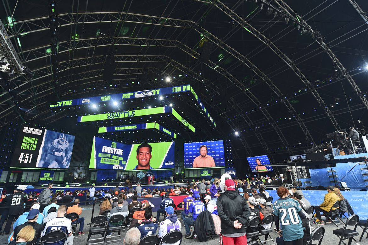 Seahawks makes most of 3 picks and hit needs in draft