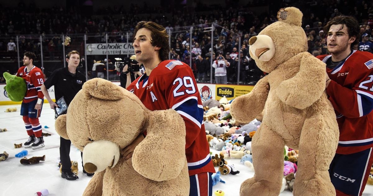 Teddy bear toss nets record 8,604 stuffed animals for Christmas Bureau