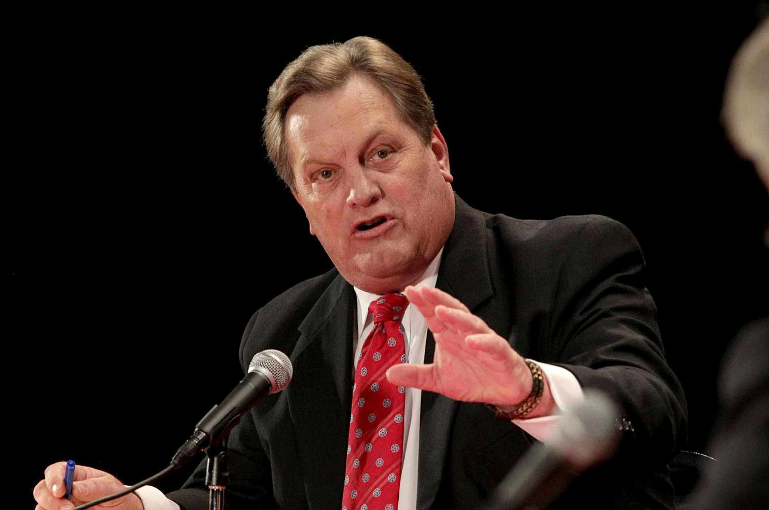 Congressman Mike Simpson faces protesters at health care summit | The ...