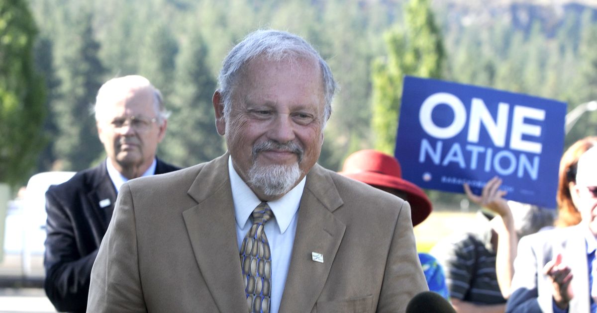 Former Valley mayor dies at 68