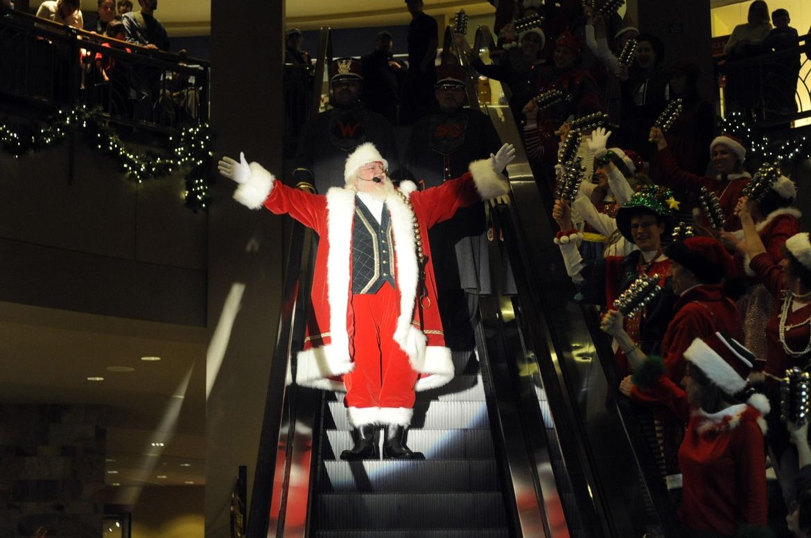 He sees you when you’re shopping: Santa’s at the mall