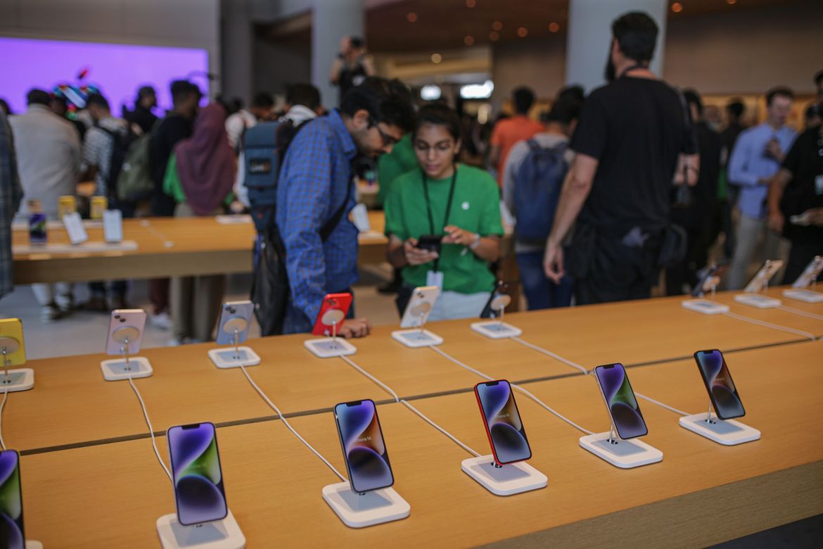 Apple's slowdown eases, but sluggish demand hurts results