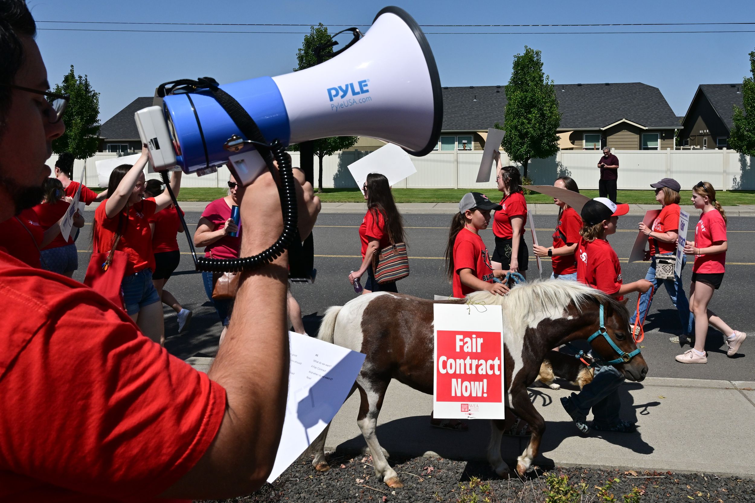 Cheney teacher strike averted as union members ratify new contract ...