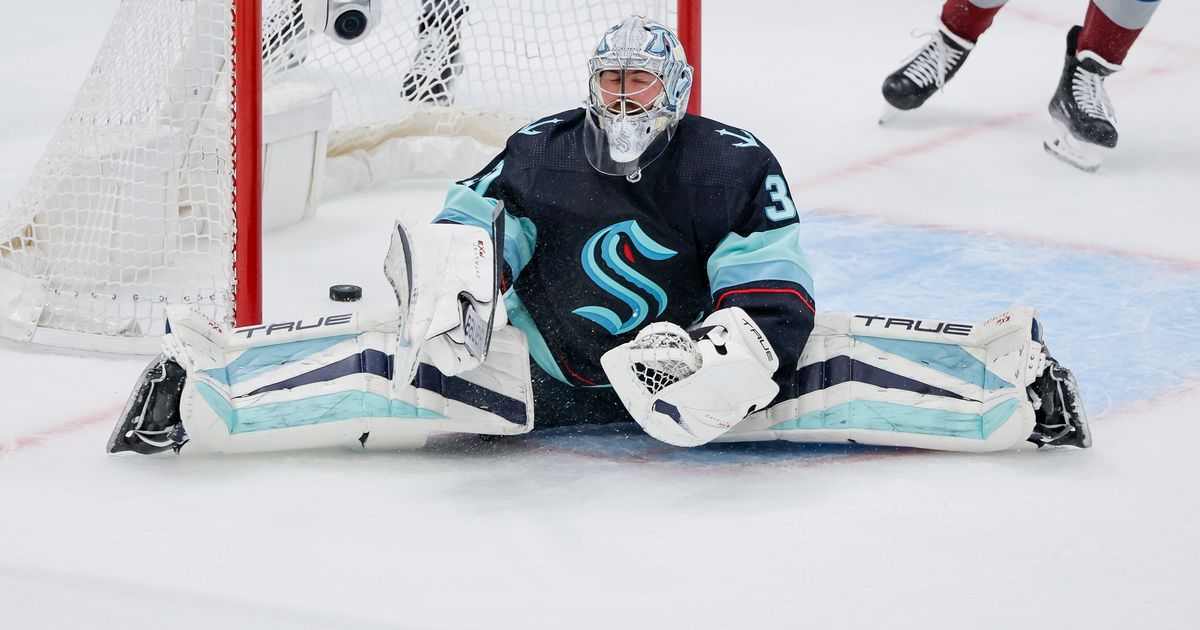 Commentary: Kraken fans rise to occasion in Seattle’s NHL playoff debut ...