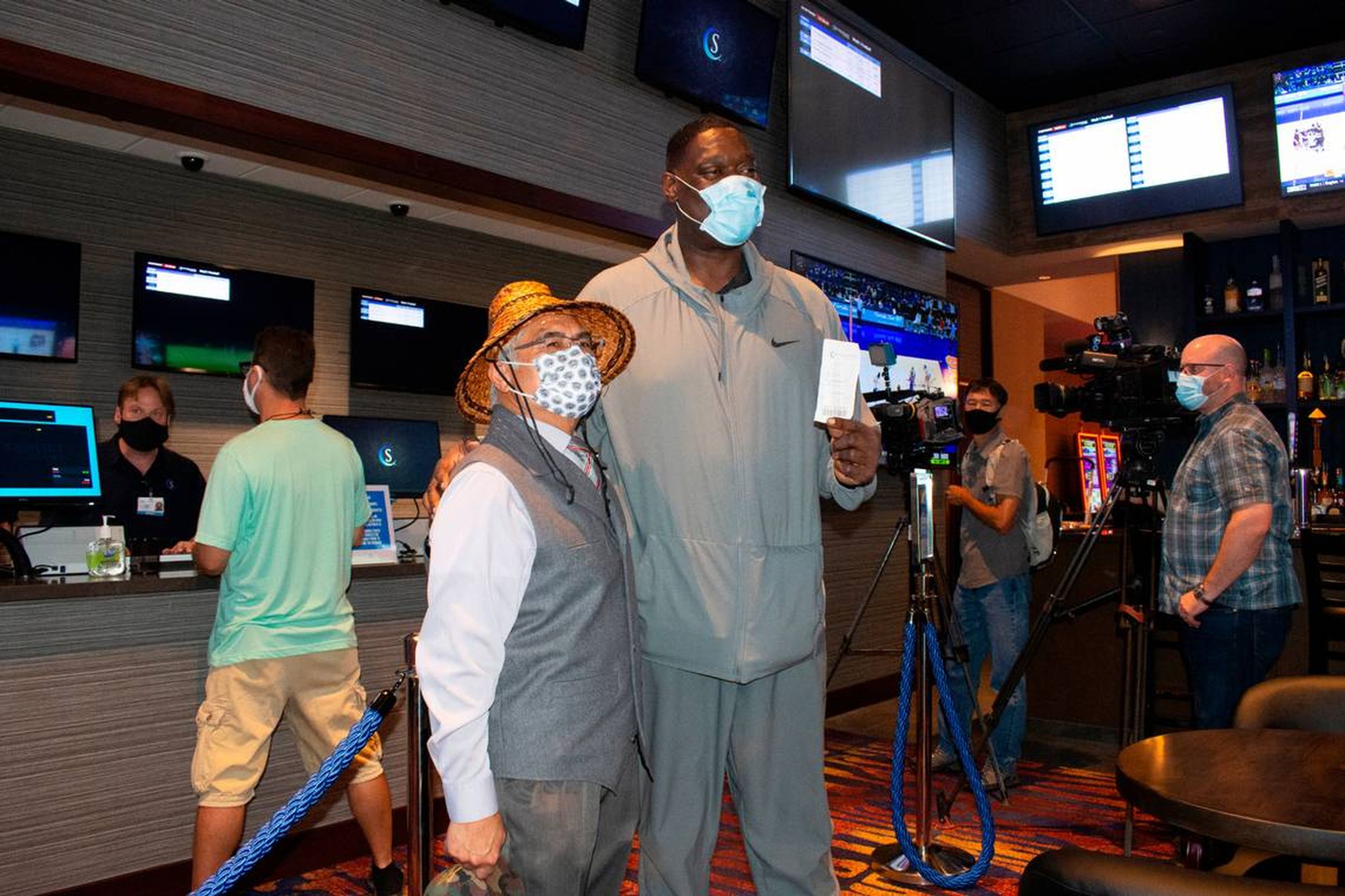 Ex-Sonics star Shawn Kemp charged with assault in Tacoma Mall shooting Ex-Sonics star Shawn Kemp charged with assault in Tacoma Mall shooting