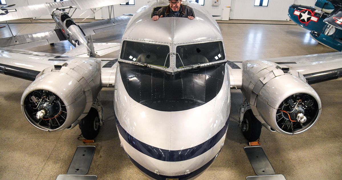 Historic Flight Foundation opens aviation museum at Felts Field