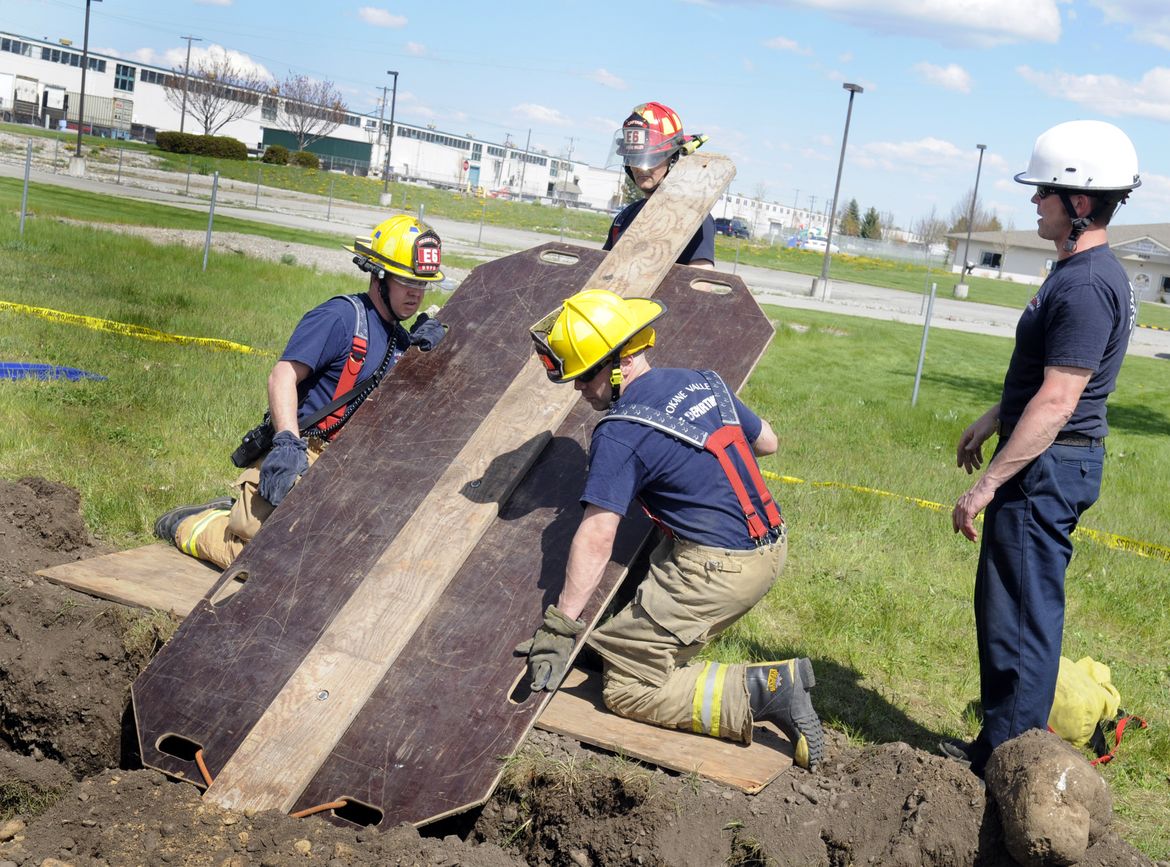 Fire crews dig in for trench rescue training | The Spokesman-Review