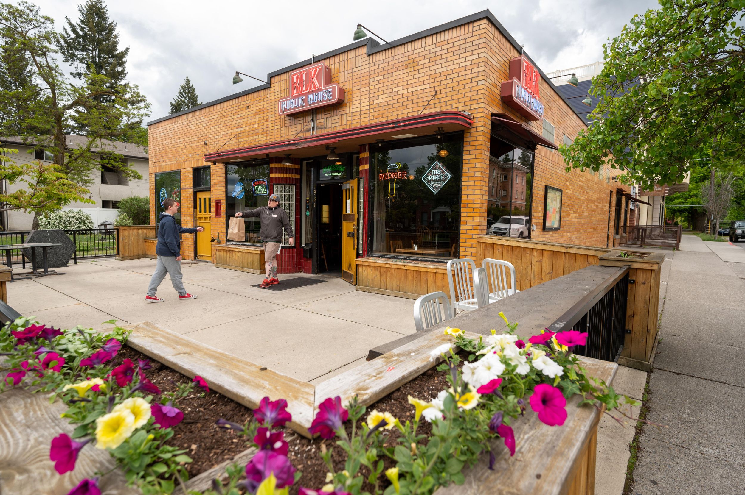 Spokane planning looser rules so restaurants can expand seating into ...