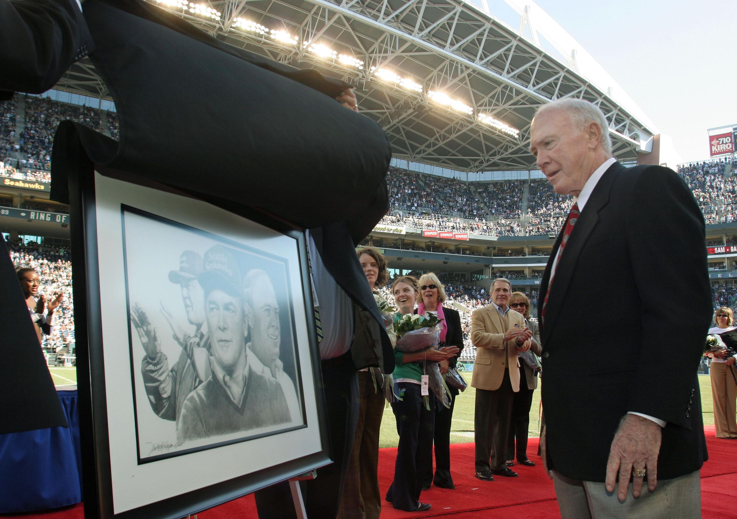 Granddaughter fighting for legacy of Chuck Knox