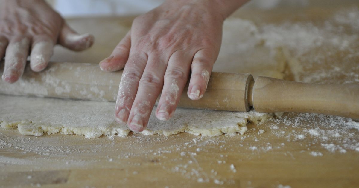 Kate Lebo makes a pie