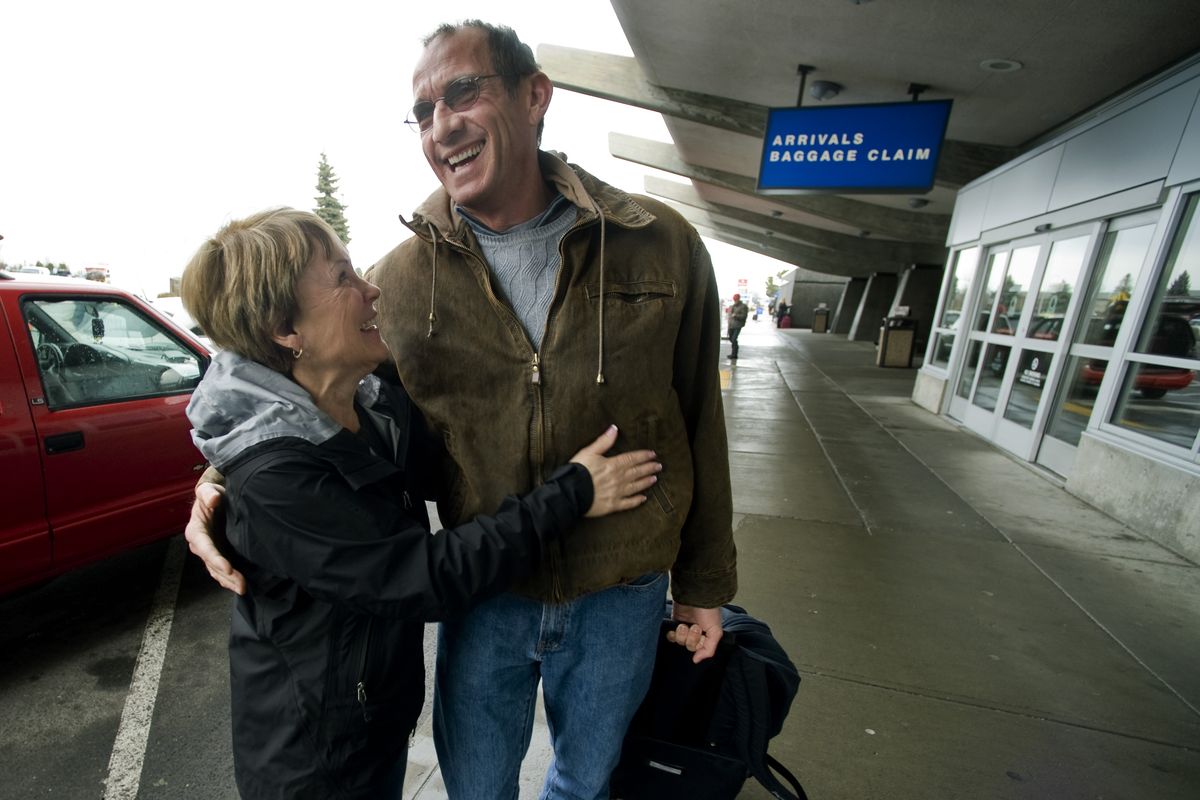 Fan groups rendezvous at skating championships