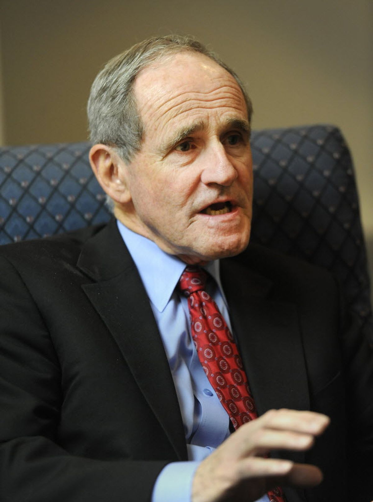 Idaho Sen. Risch decries 'bickering,' says Flake-Trump dispute should ...