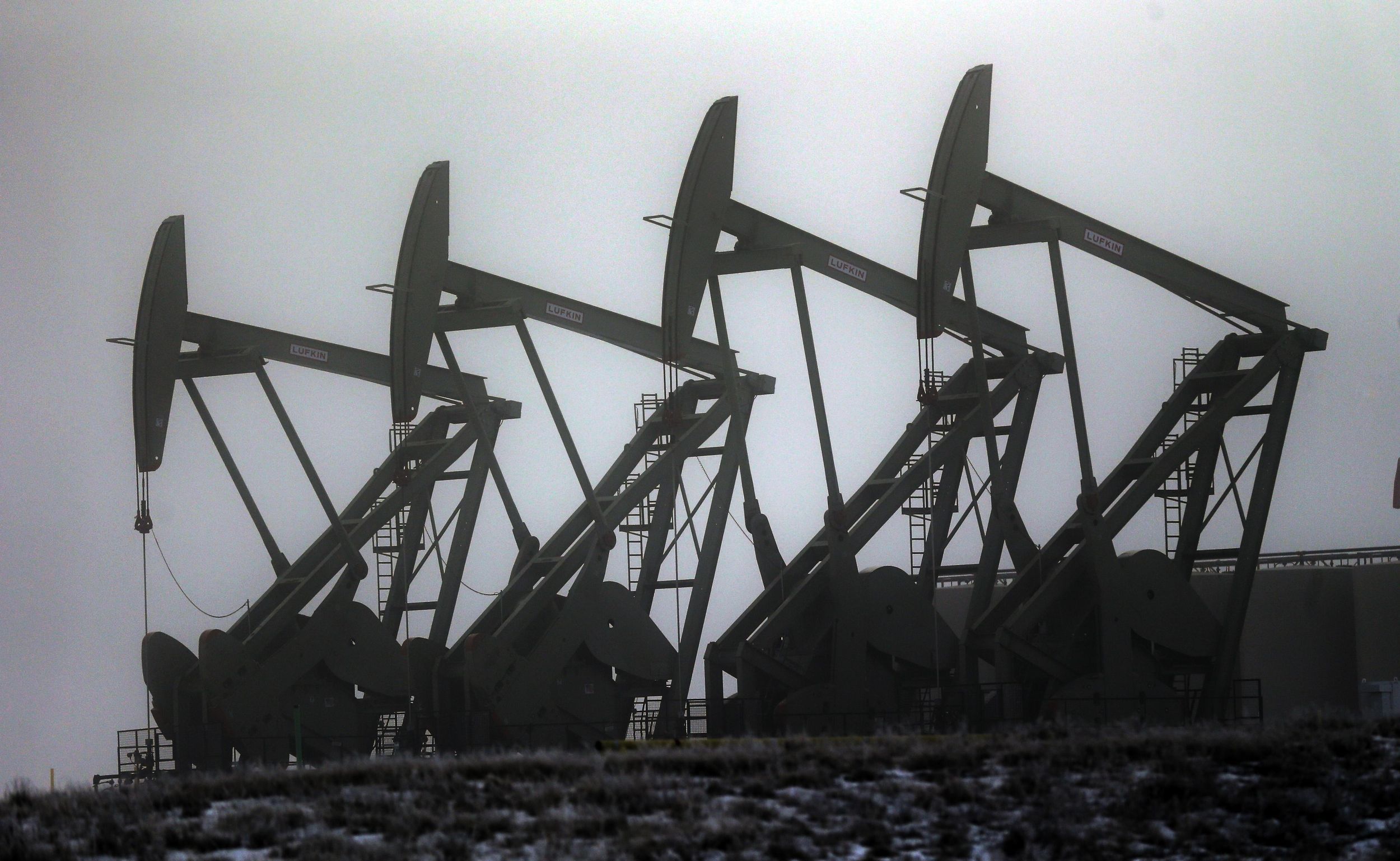 Signs of oil boomlet in North Dakota after pipeline finished