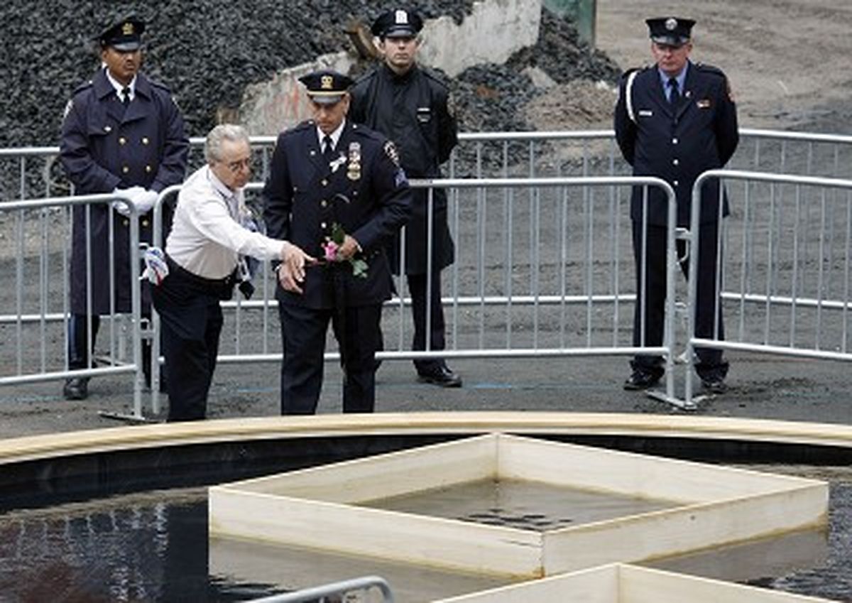 Images from 9/11 anniversary ceremonies - Sept. 11, 2007 | The ...