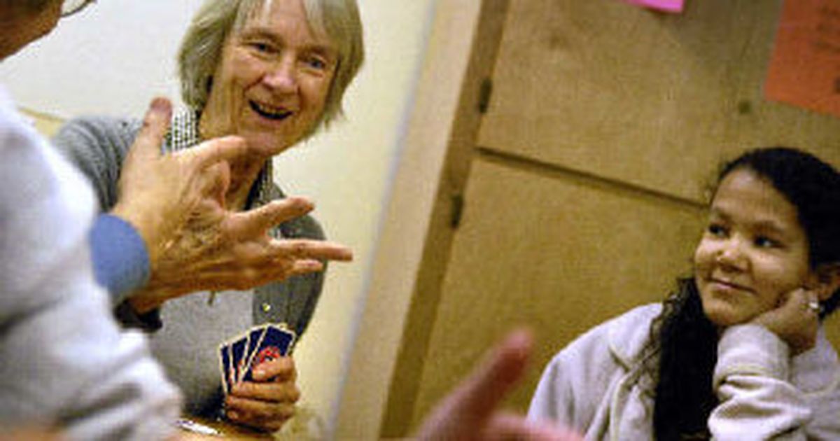 Helping hands: Center serves deaf and hard of hearing