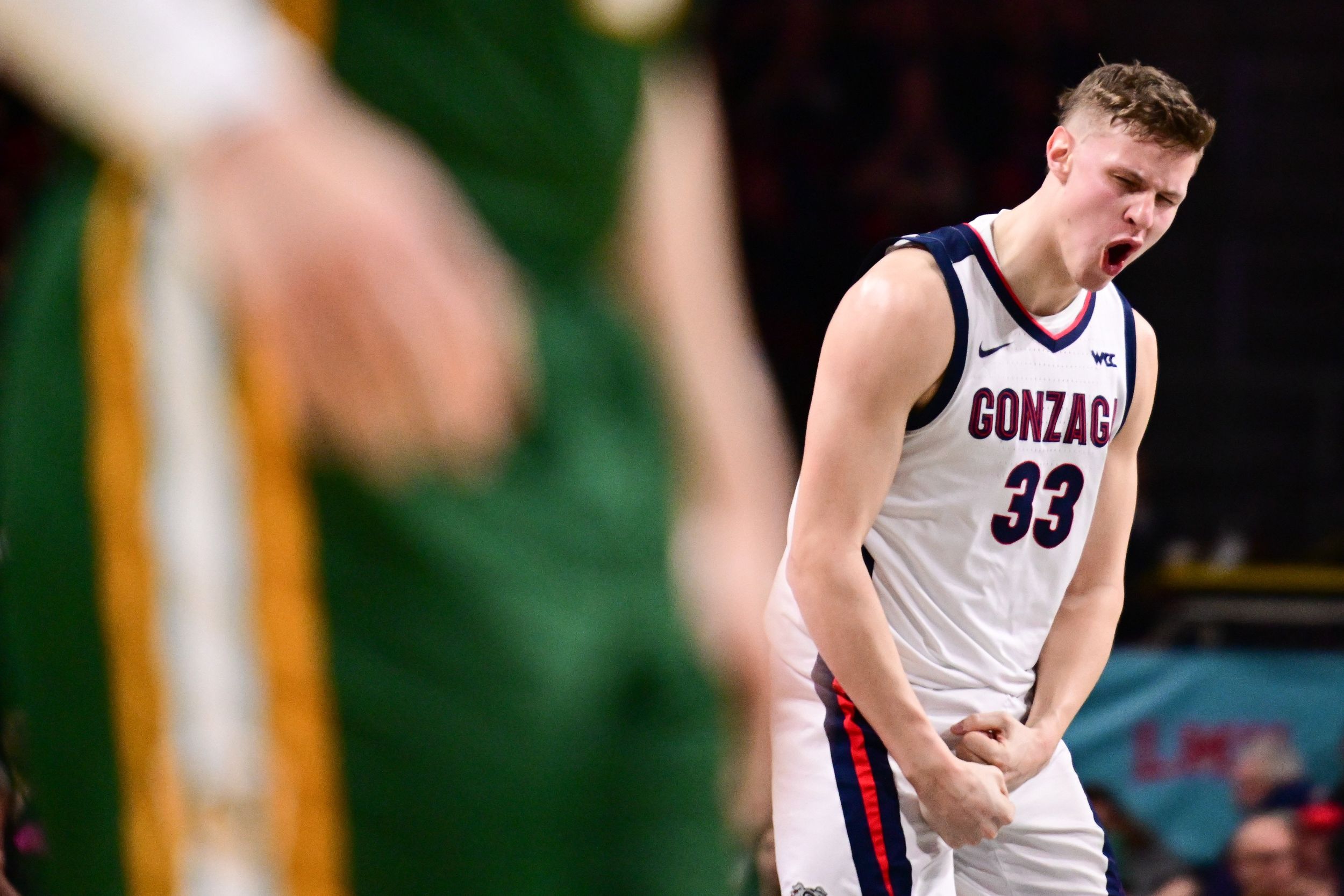 Ben Gregg makes four 3's off Gonzaga bench, helps lift Bulldogs to ...