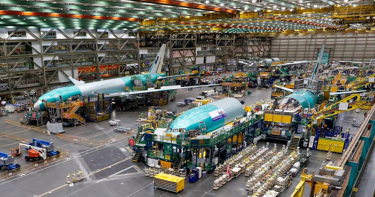 Boeing’s 777 ‘gliders’ signal more cash woes