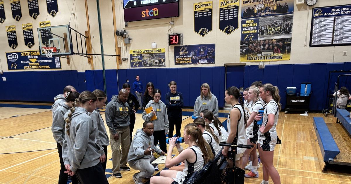 Senior Caroline Spink scores first 8 points of fourth quarter, Mead ...