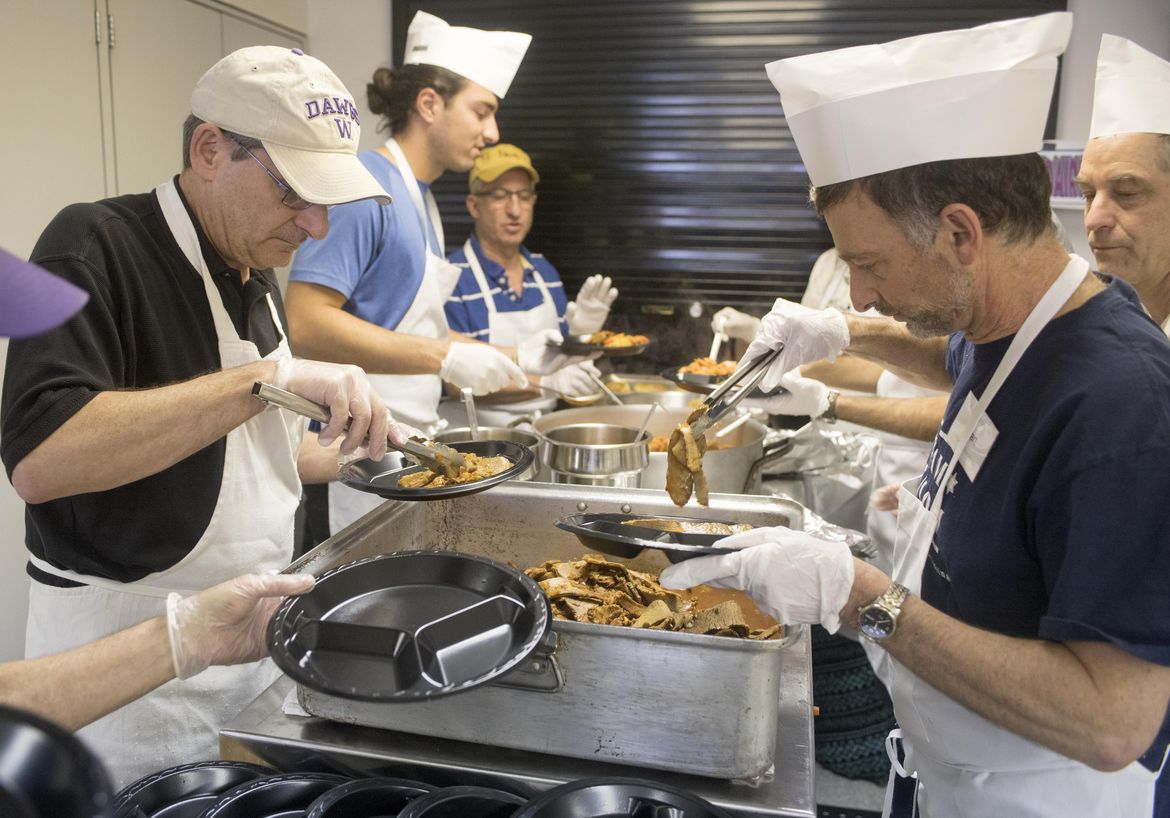 Hundreds in Spokane turn out for Temple Beth Shalom’s 75th Kosher Dinner