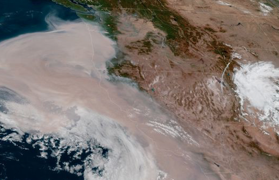 'You have today to prepare': Massive smoke cloud approaches Washington