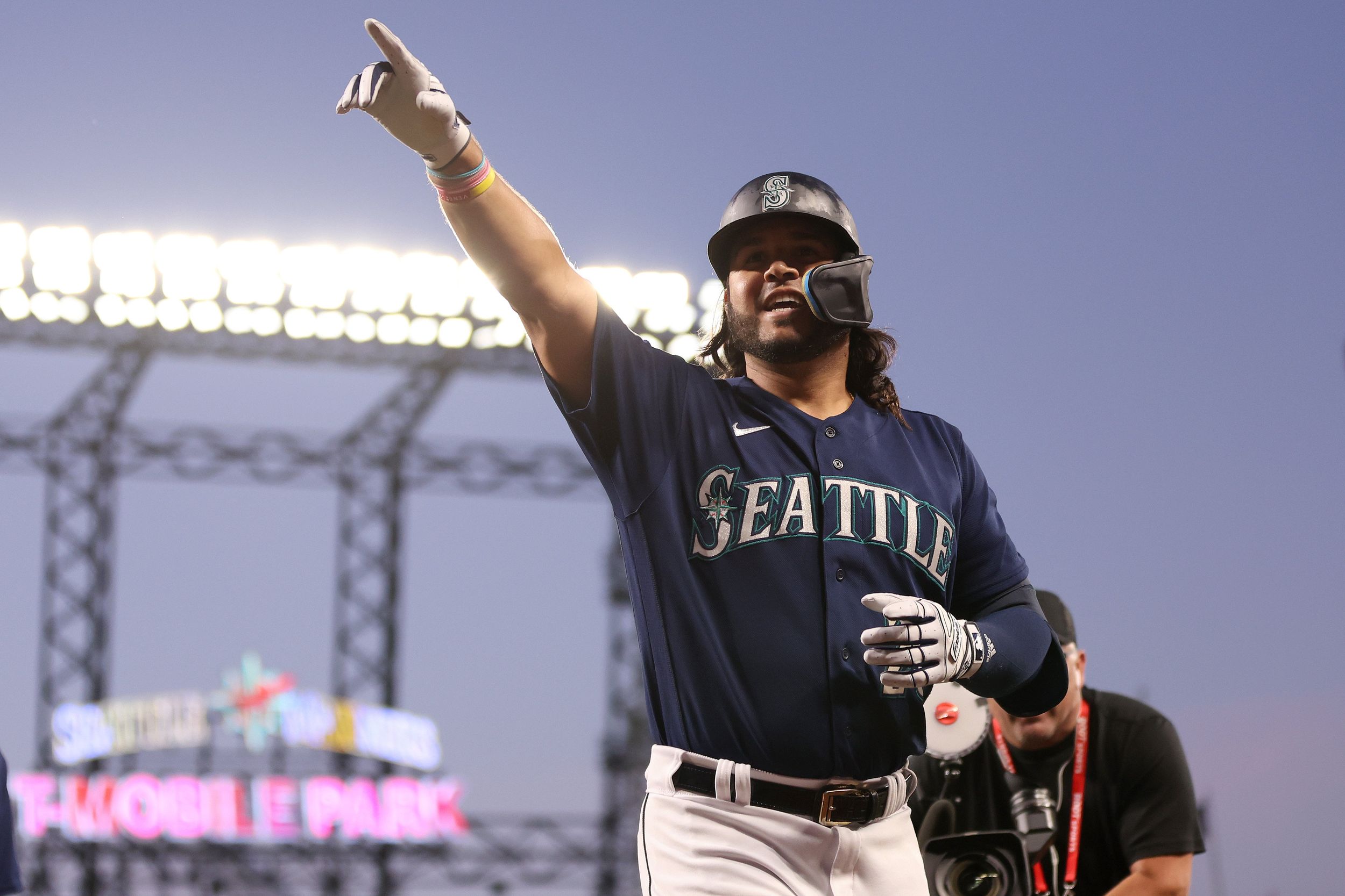 A Grip on Sports: It will be a fun weekend, especially if Cal Raleigh ...