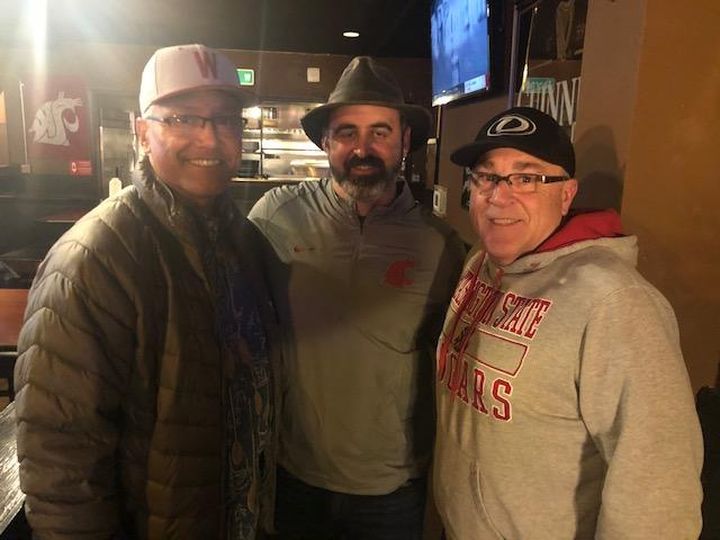Nick Rolovich shares chicken wings, beers with Washington State fans ...