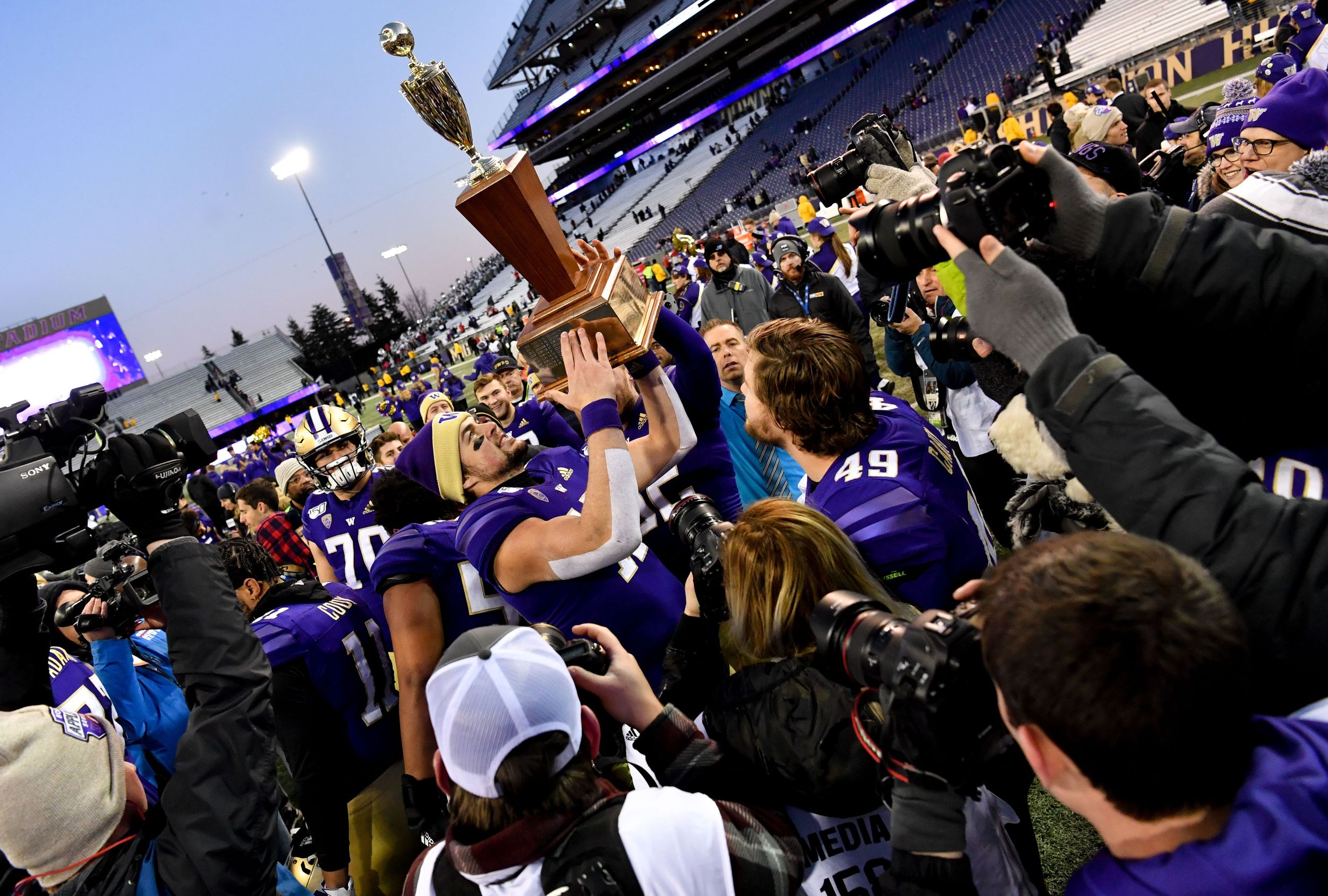 A Grip on Sports: Will the recent Apple Cup tradition disappear, or ...