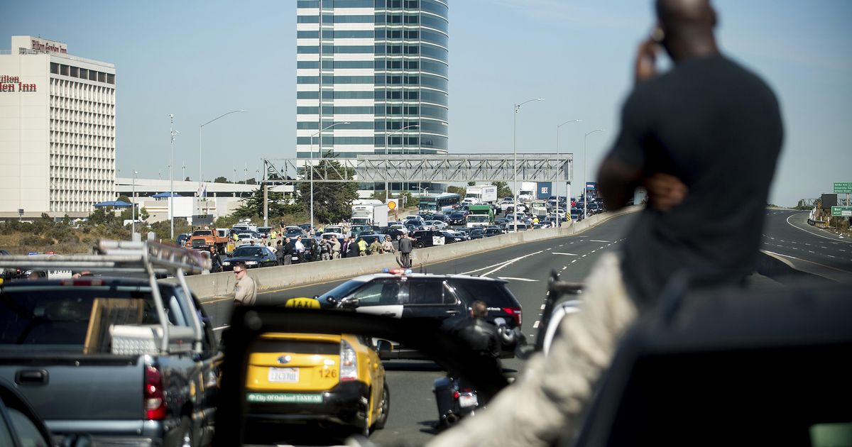 Suspect shot in standoff with officers on California freeway