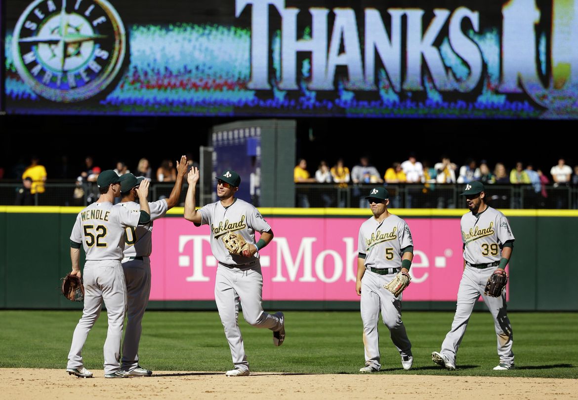 Mariners go down quietly in season’s final game