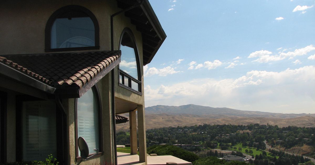 Idaho to give costly mansion back to J.R. Simplot family