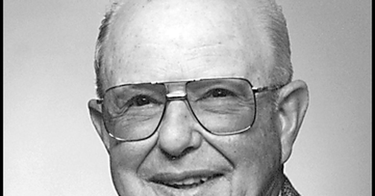 Obituary: Strauss, Eugene Wallace Obituary: Strauss, Eugene Wallace