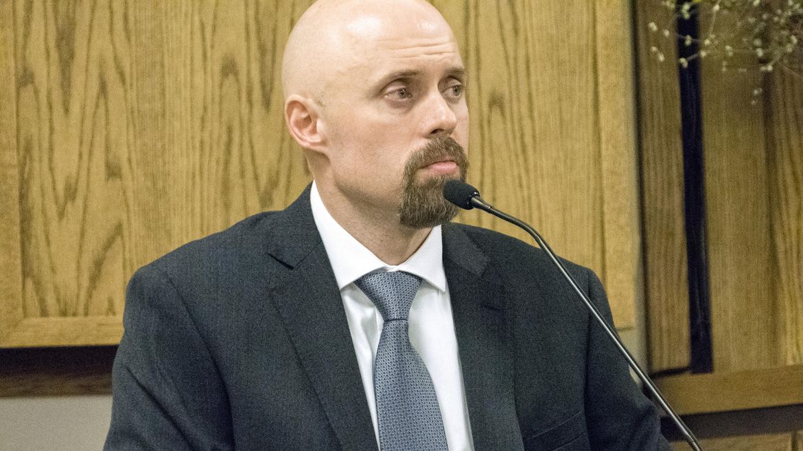 Ennis takes stand and tells jurors that sexual contact with young woman ...