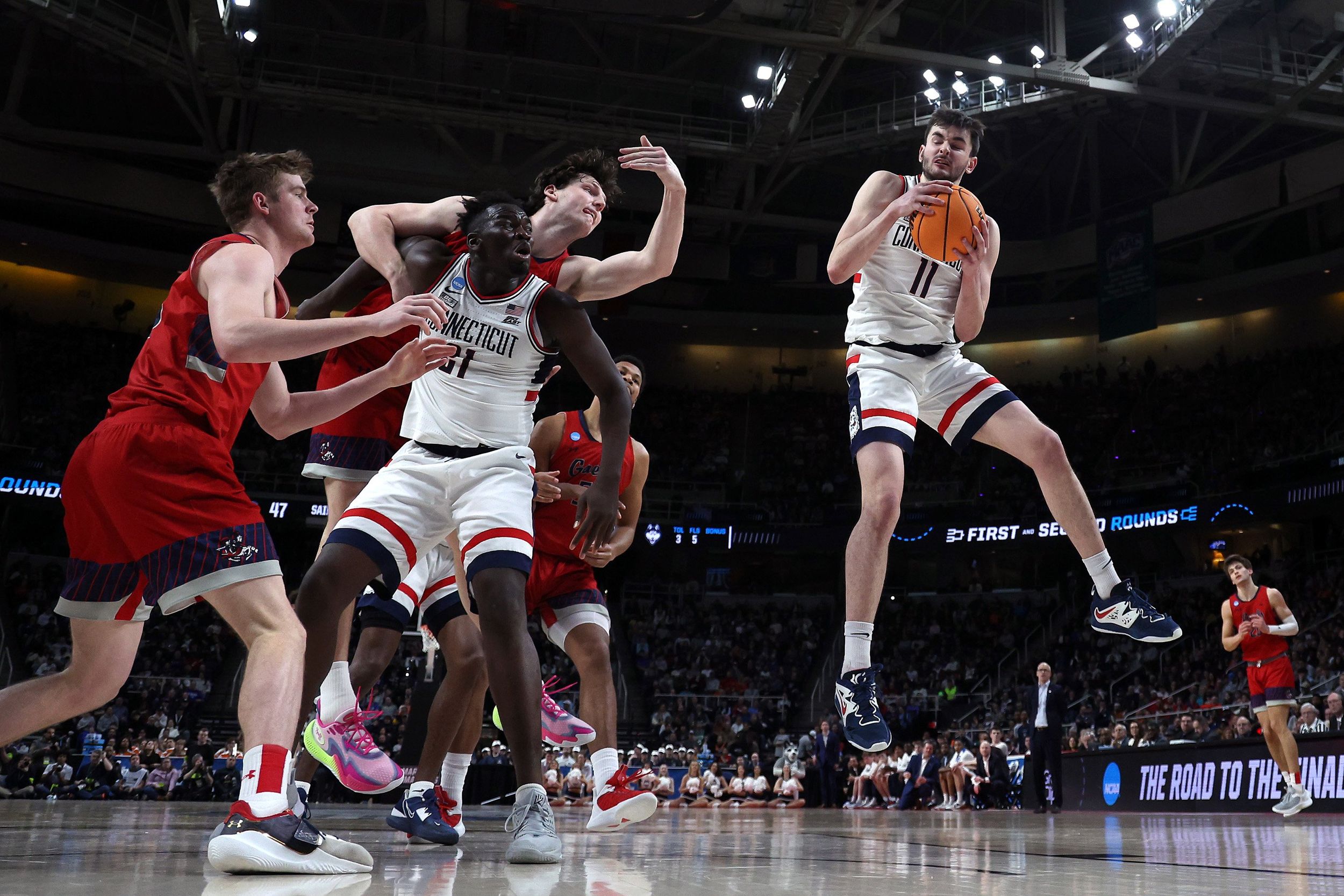 UConn men’s basketball headed to Sweet 16 for first time since 2014 ...