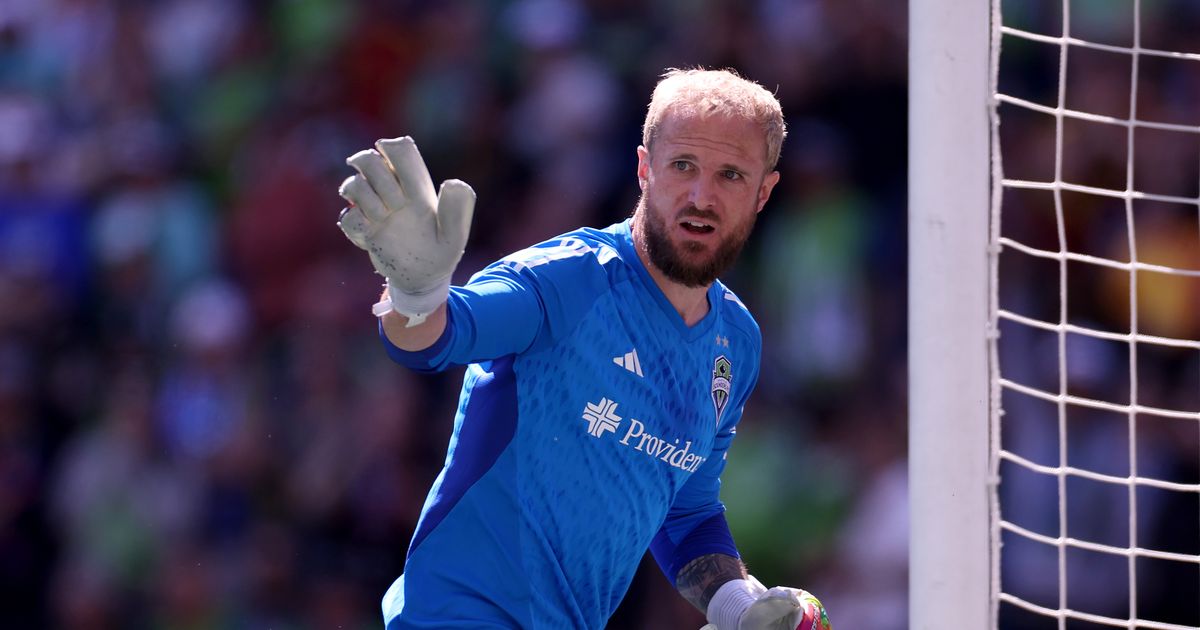 Sounders keeper Stefan Frei officially re-signs with Seattle