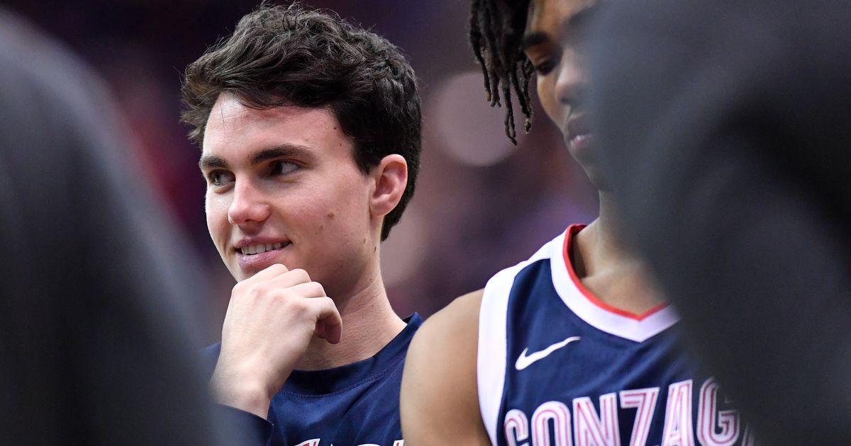 Family, teammates celebrate Gonzaga senior walk-on guard Matthew Lang ...