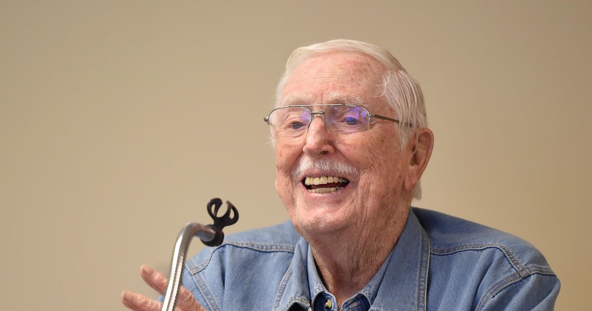 Seizing serendipity: WWII vet Stan Parks has lived a Renaissance man’s life Seizing serendipity: WWII vet Stan Parks has lived a Renaissance man’s life