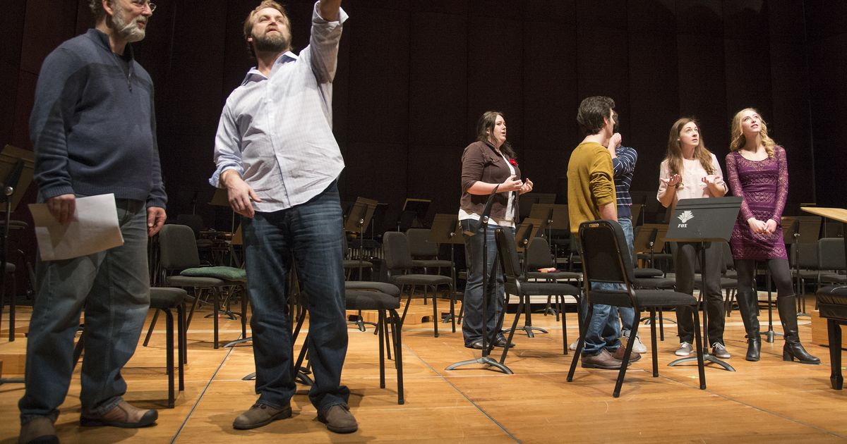 ‘Les Mis’ stage hits right notes