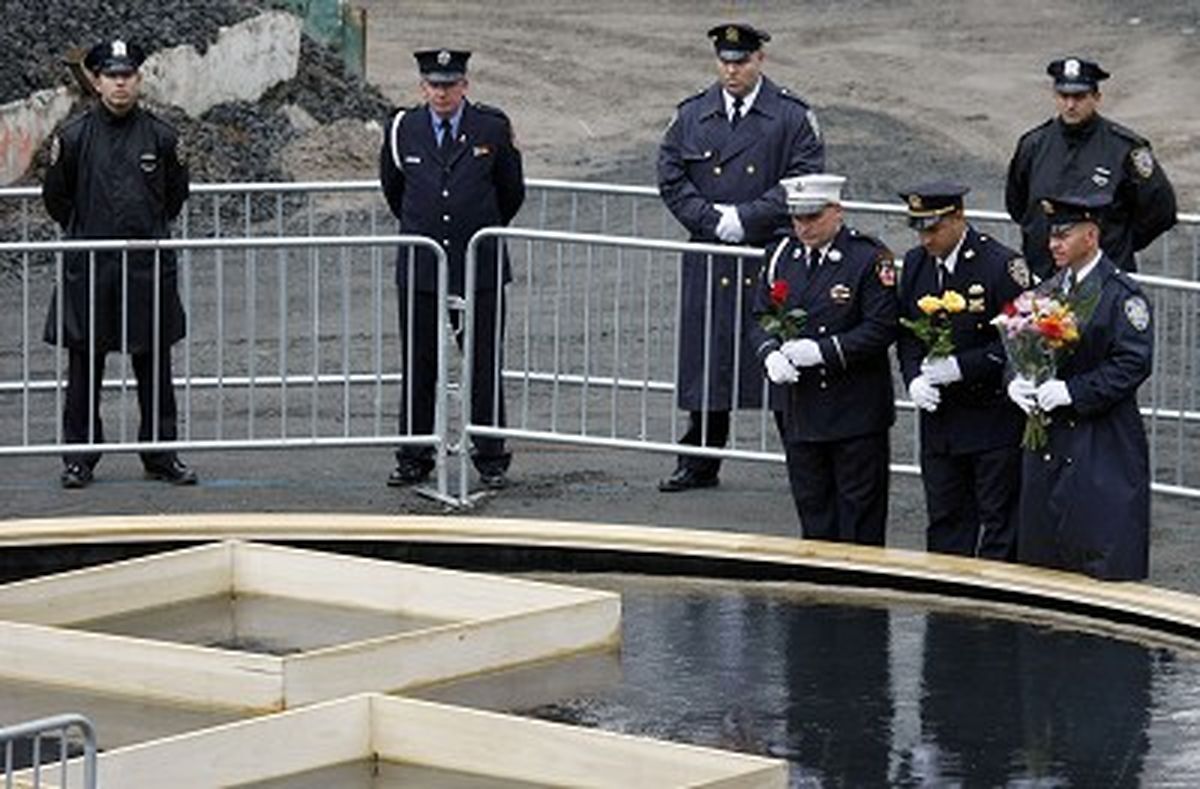 Images from 9/11 anniversary ceremonies - Sept. 11, 2007 | The ...