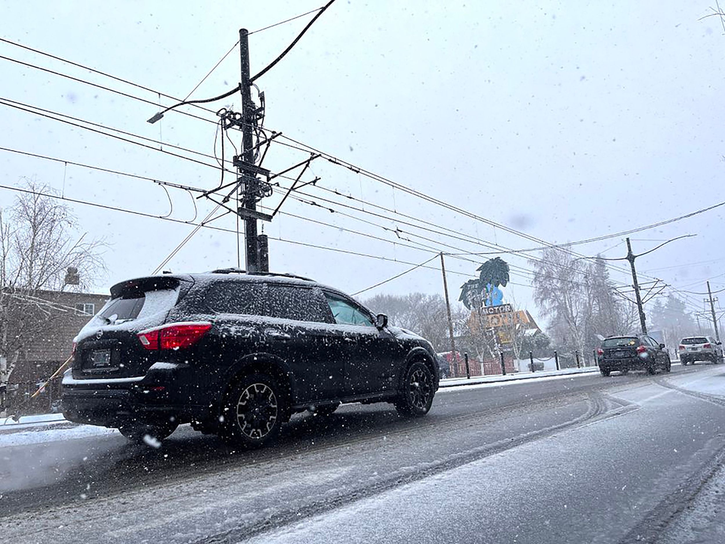 Blizzard slams Portland, shifts toward California
