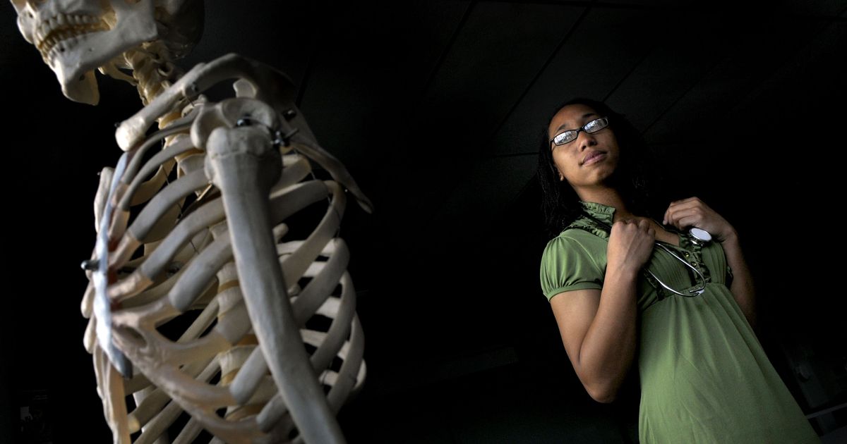 Attending Mountain View provided DeVonna Williams incentive