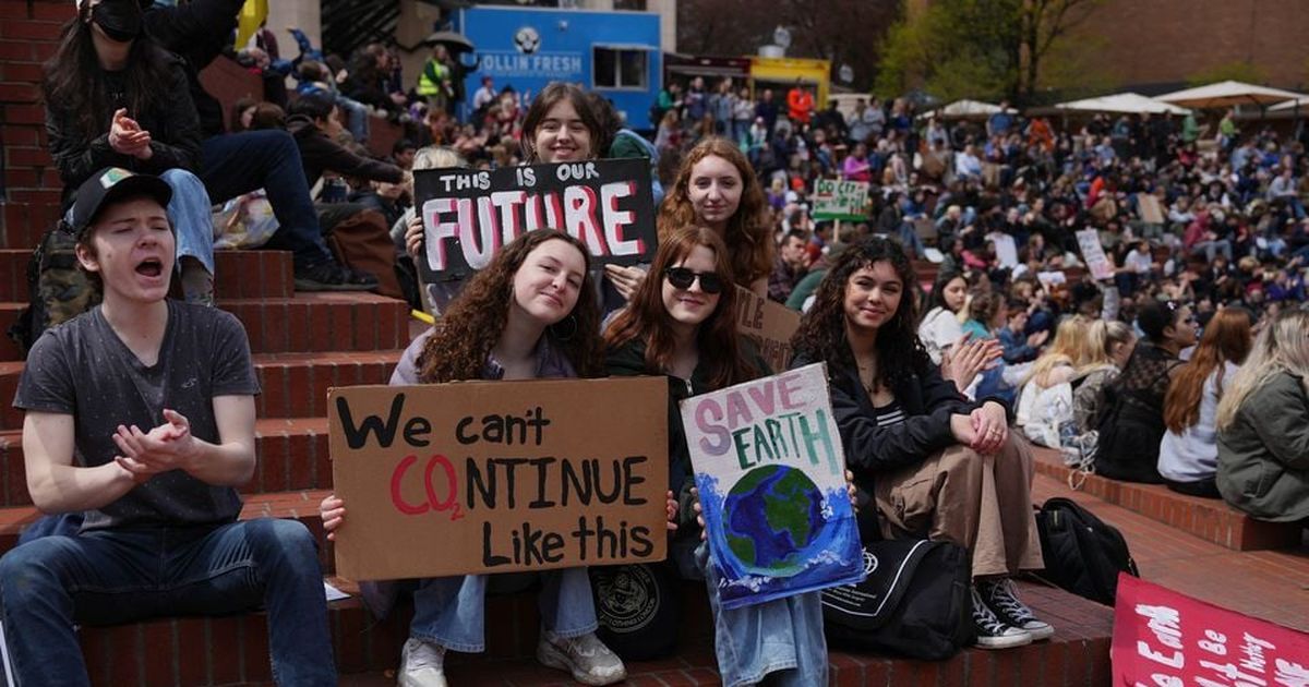 Hundreds of Portland students demand Oregon climate change action