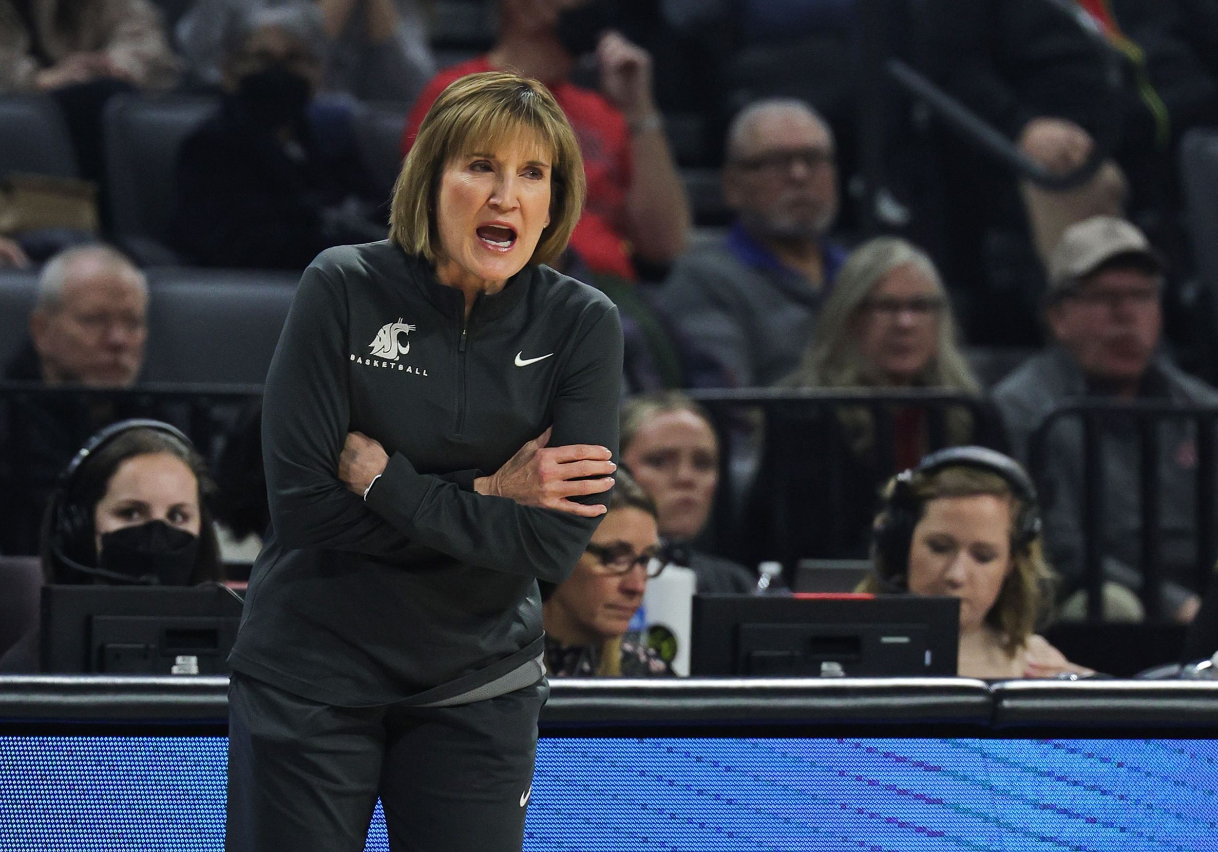 Washington State Womens Basketball Coach Kamie Ethridge Signs Contract